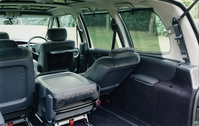 Used Renault Espace Estate (1997 - 2003) boot space & practicality