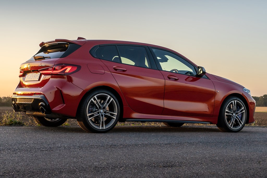 BMW M135i xDrive review: four-wheel drive, 306hp hot hatch rated | Parkers