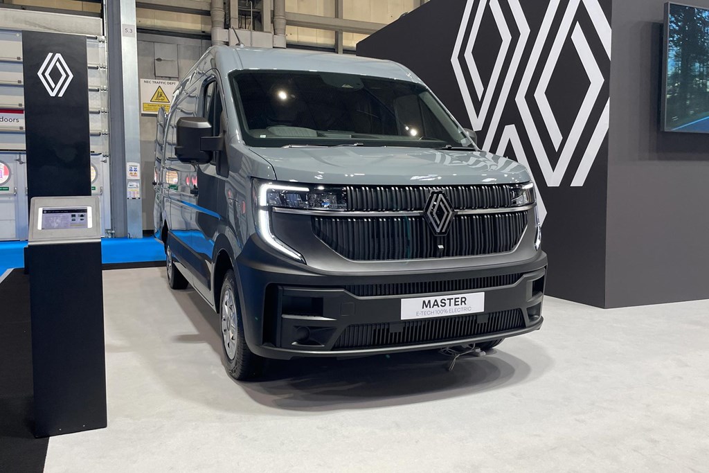 All-new Renault Master - large van goes on sale with sub-£40k electric ...
