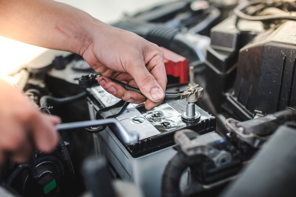 How to charge a car battery