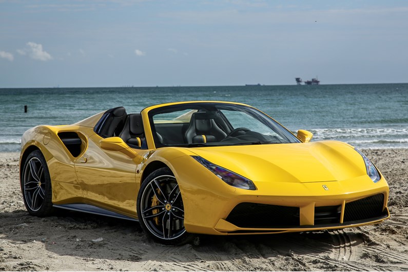 Ferrari 488 Spider 3.9 Petrol (2016 - 2019) specs & dimensions | Parkers