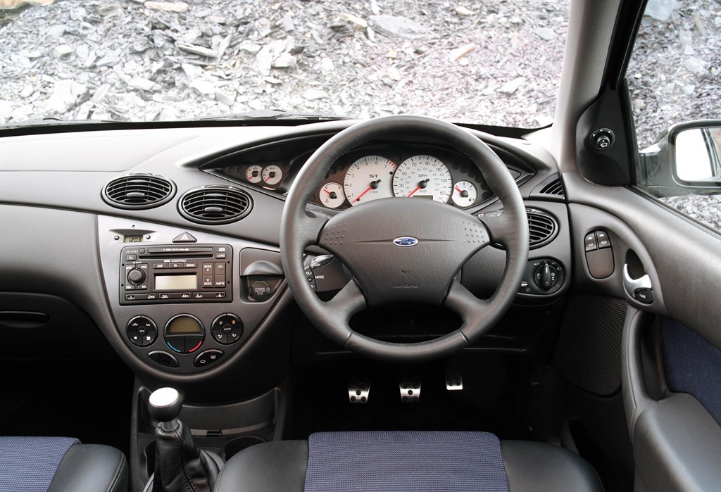Used Ford Focus Hatchback (1998 - 2004) Review