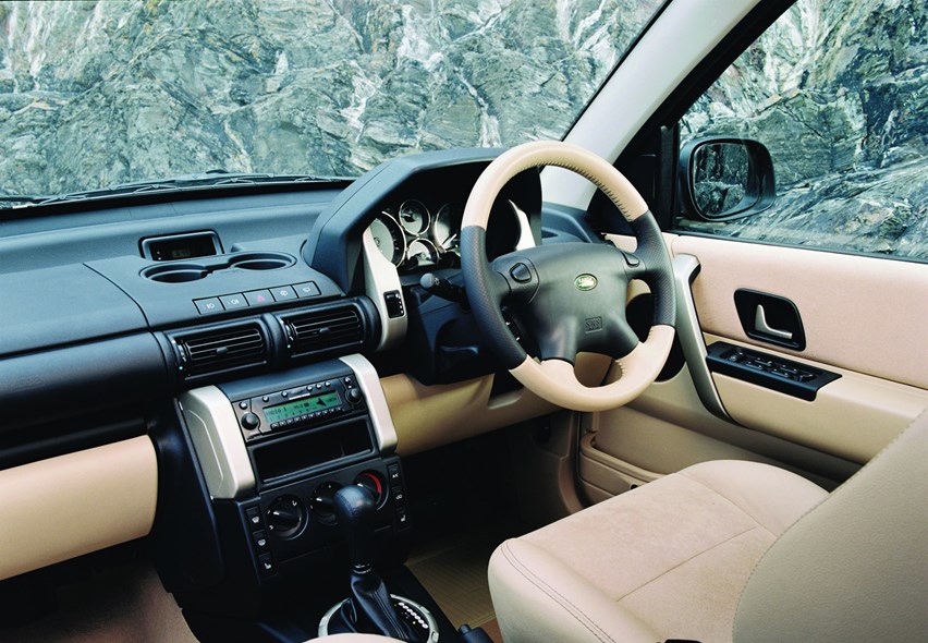 Used Land Rover Freelander Station Wagon (2003 - 2006) boot space ...