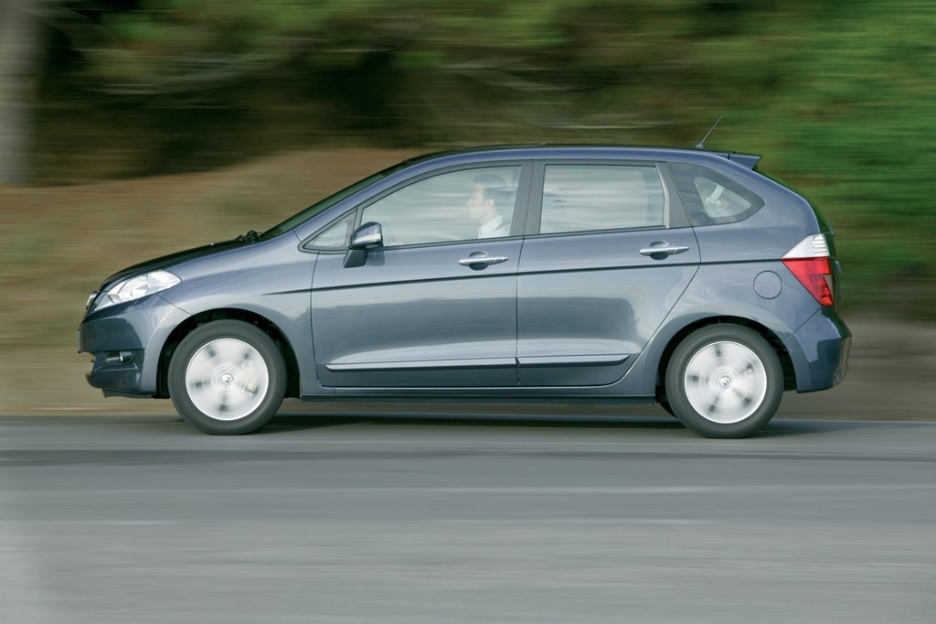 Used Honda FR-V Hatchback (2004 - 2009) boot space & practicality