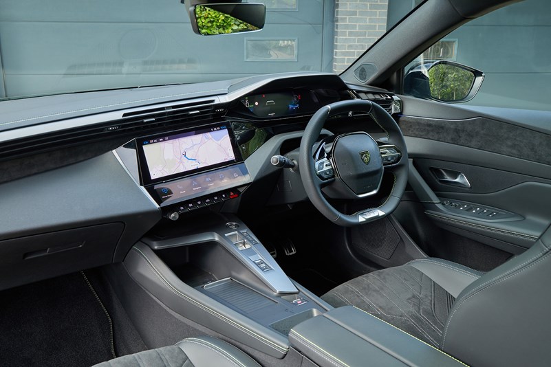 Peugeot e-308 (2025) interior