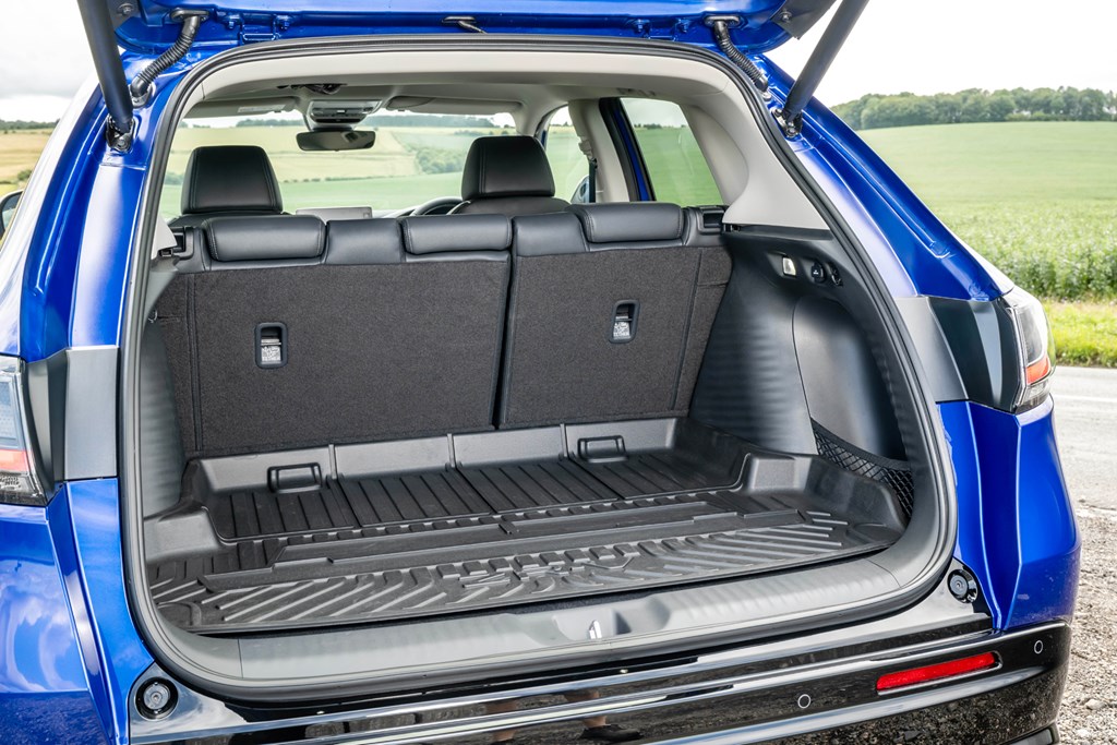 Honda ZR-V (2023) boot space & practicality | Parkers