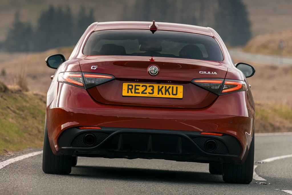 Alfa Romeo Giulia (2025) engines & performance