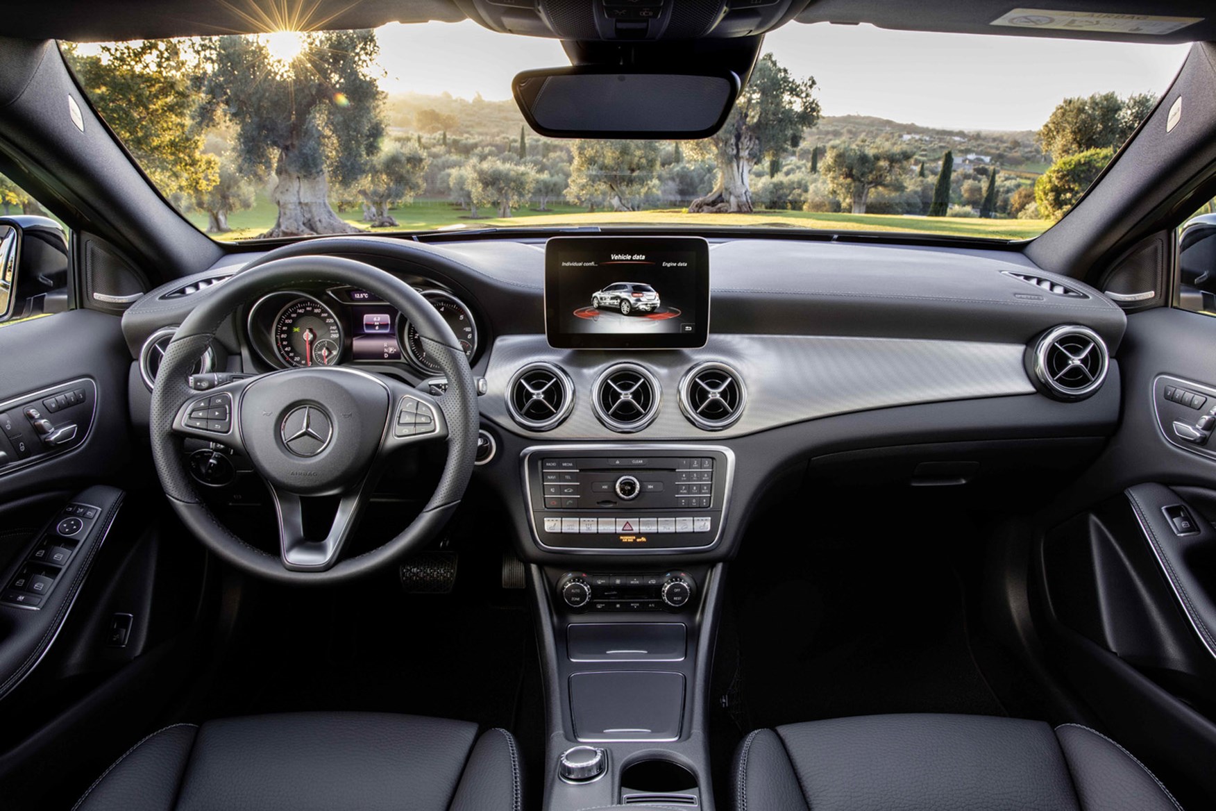 Used Mercedes-Benz GLA-Class Estate (2014 - 2020) interior