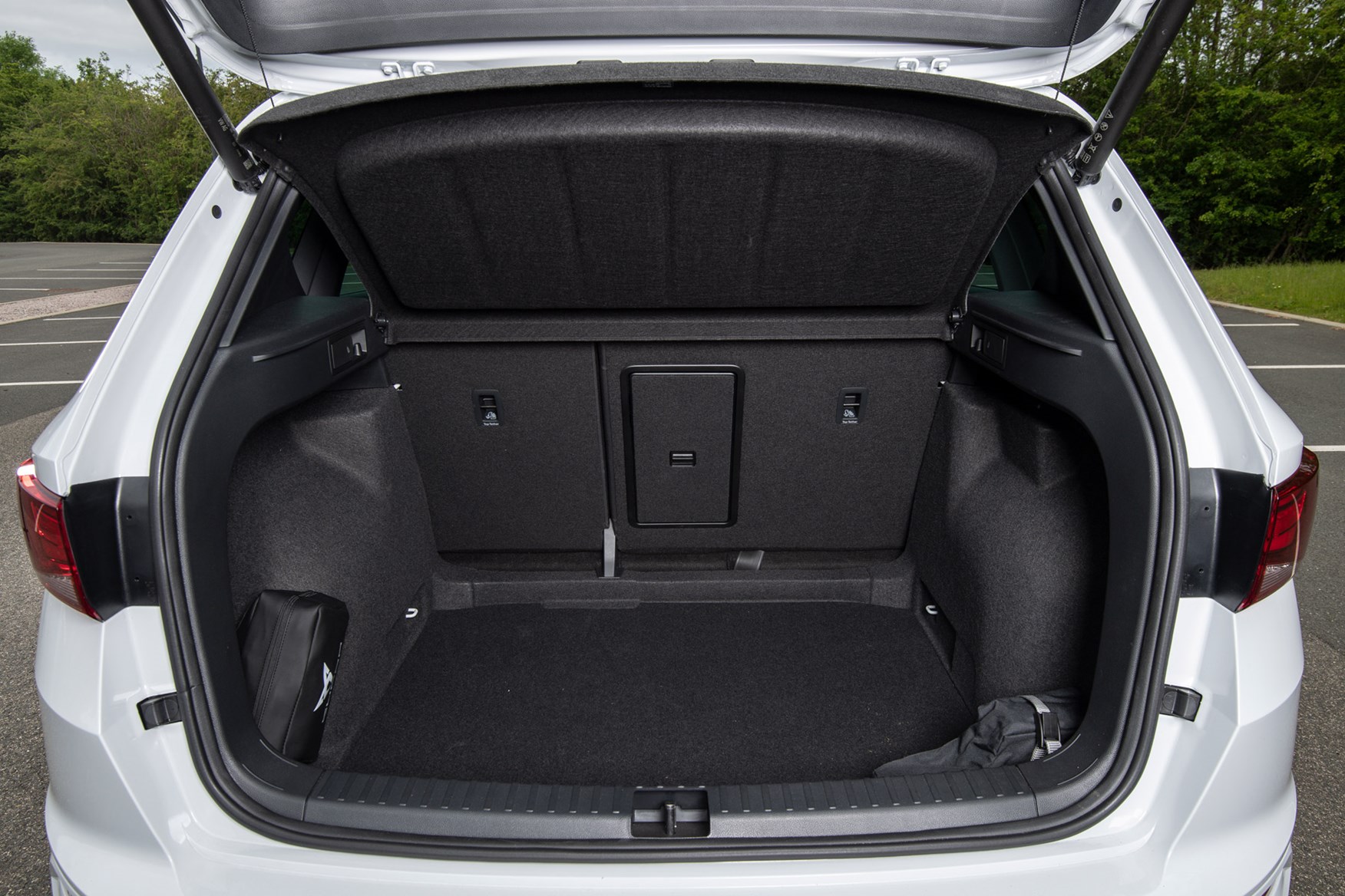 Cupra Ateca (2025) boot space & practicality
