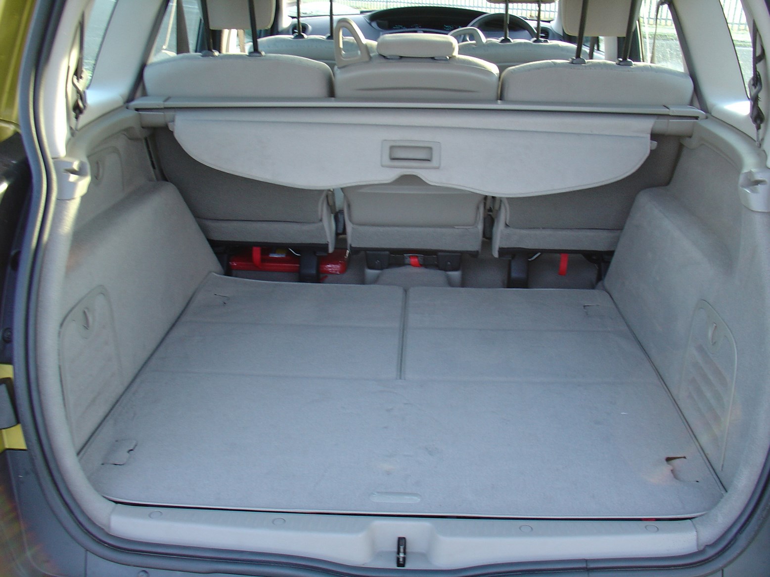 Used Renault Grand Scenic Estate (2004 - 2009) boot space & practicality