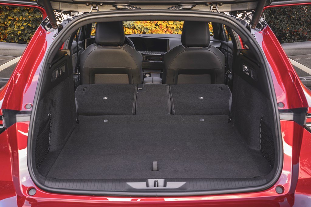 Vauxhall Astra Electric Sports Tourer Review (2025)