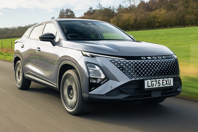 OMODA 5 SUV Knight (2024 - 2026) specs & dimensions | Parkers