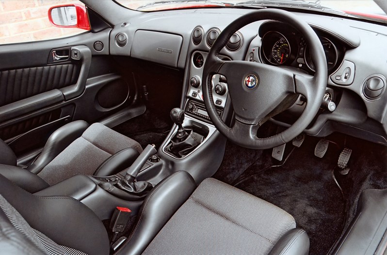 Used Alfa Romeo GTV Coupe (1996 - 2004) interior