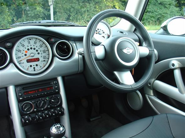 Used MINI Hatchback Hatchback (2001 - 2006) interior