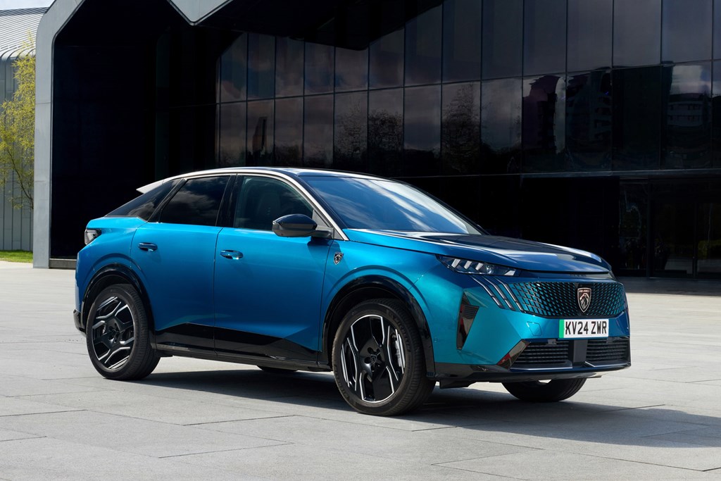 Peugeot e-3008 (2025) boot space & practicality