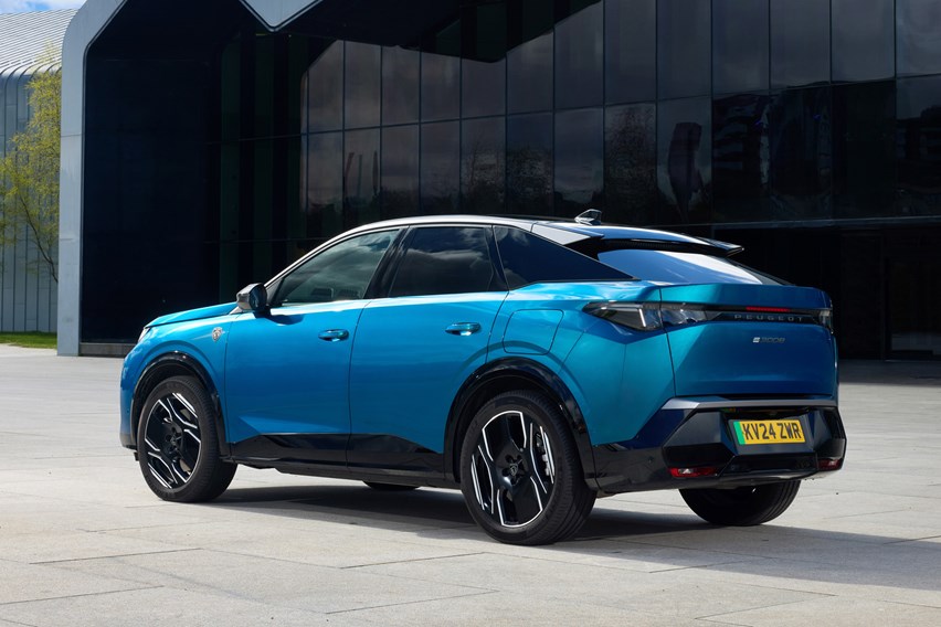Peugeot e-3008 electric SUV review | Parkers