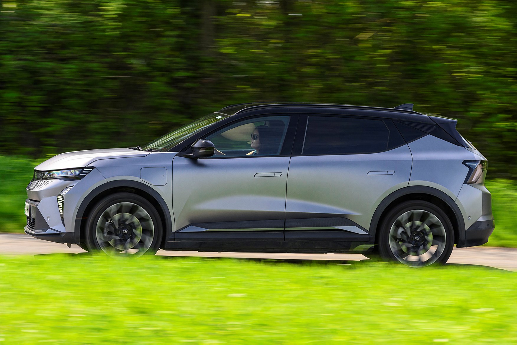 Renault Scenic E-Tech (2025) engines & performance