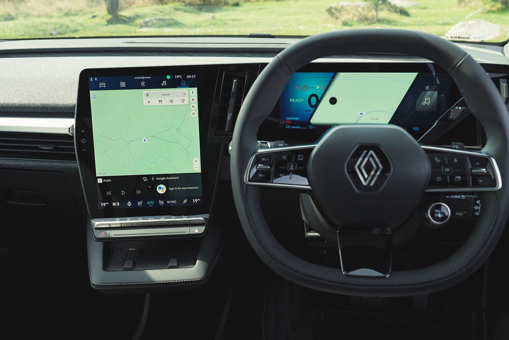 Renault Scenic E-Tech (2026) boot space & practicality