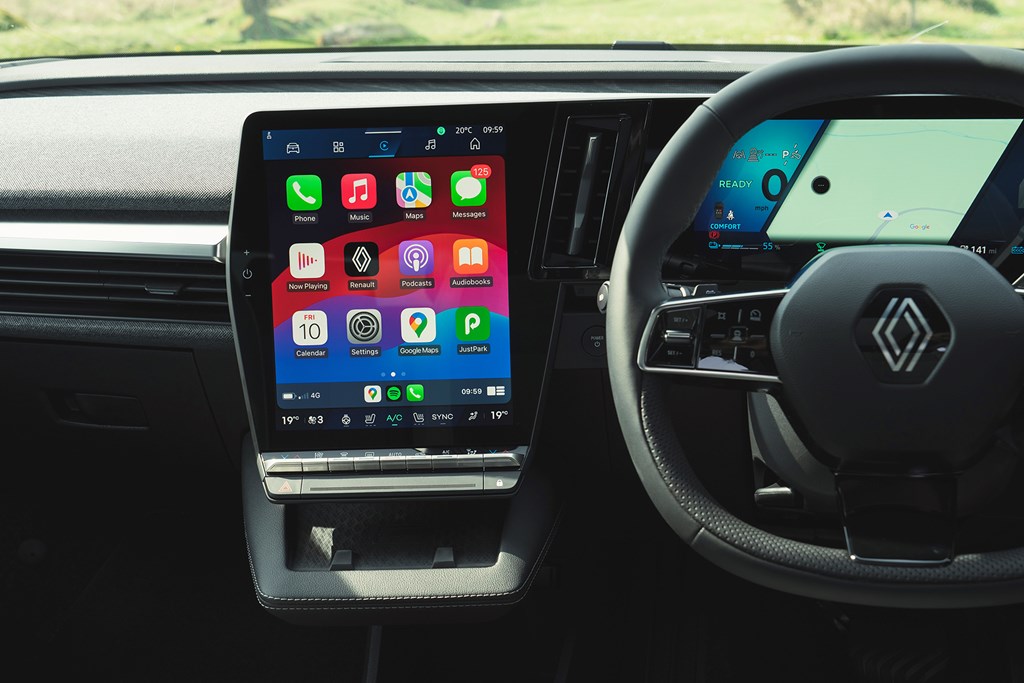 Renault Scenic E-Tech (2025) interior