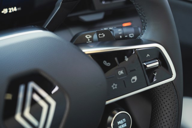 Renault Scenic E-Tech (2025) interior