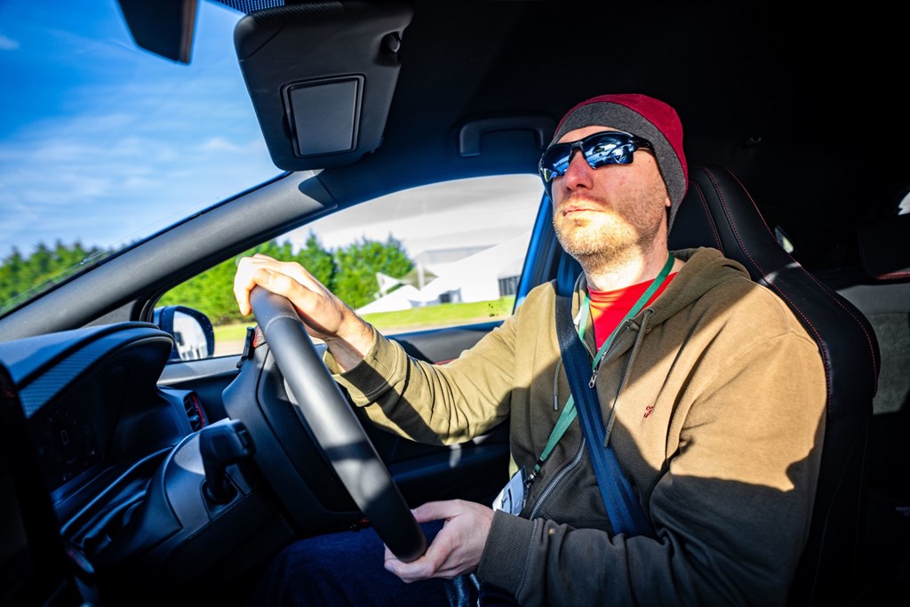 Why your minimum tyre tread depth is important – and why bald tyres are ...