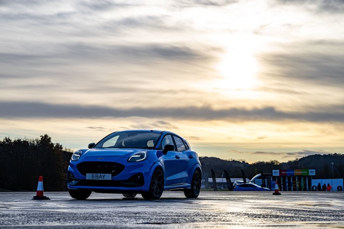 Why your minimum tyre tread depth is important – and why bald tyres are ...