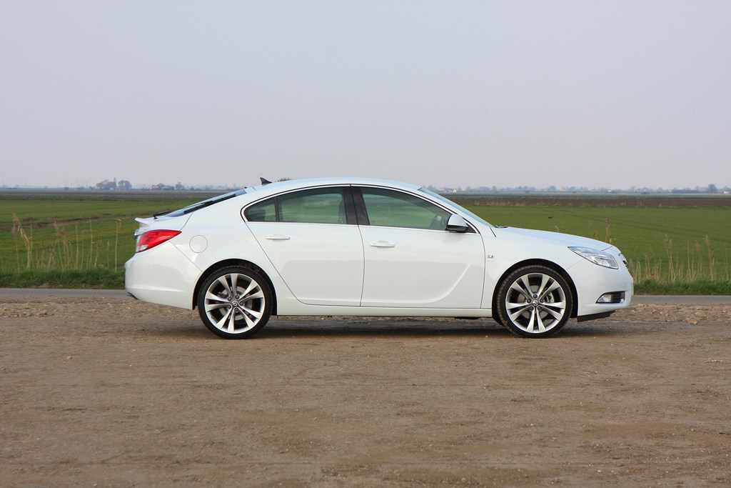 Used Vauxhall Insignia Hatchback (2009 - 2017) boot space & practicality