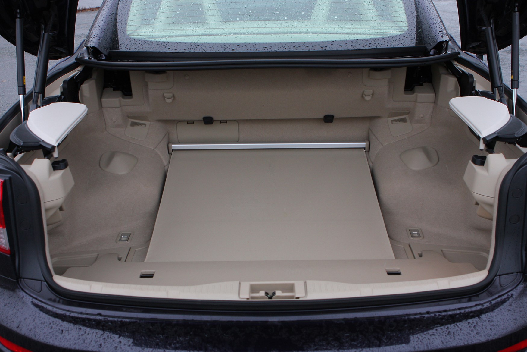 Used Lexus IS C (2009 - 2012) boot space & practicality