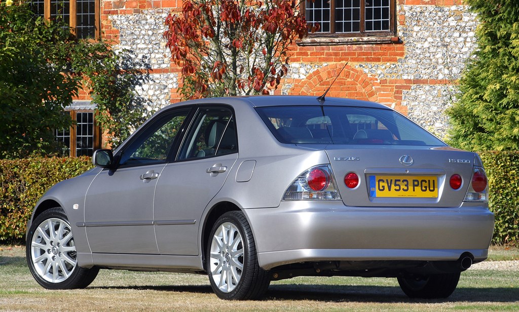 Used Lexus IS Saloon (1999 - 2005) Review