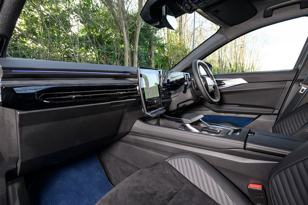 Renault Rafale (2025) boot space & practicality