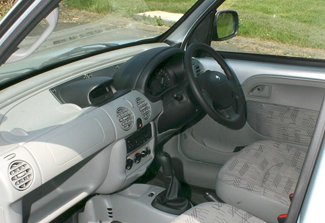 Used Renault Kangoo Estate (1999 - 2008) boot space & practicality