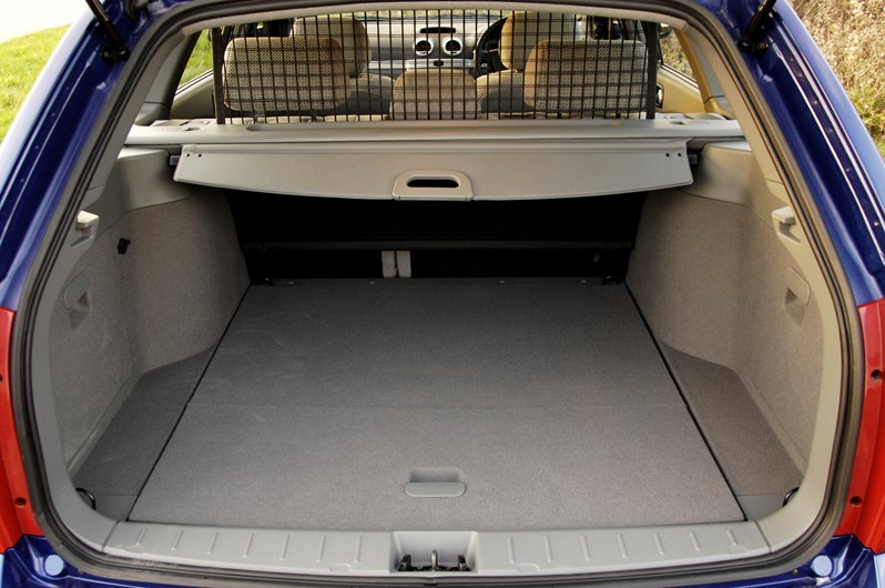 Used Chevrolet Lacetti Station Wagon (2005 - 2011) boot space ...