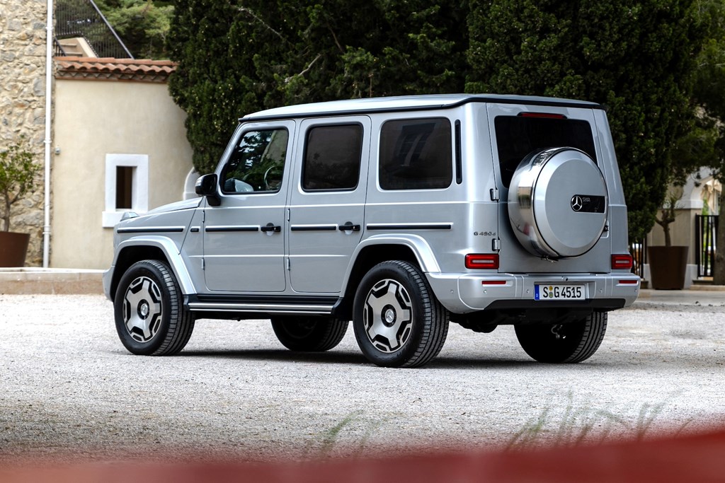 We drive the updated 2024 Mercedes-Benz G-Class. New tech and a ...