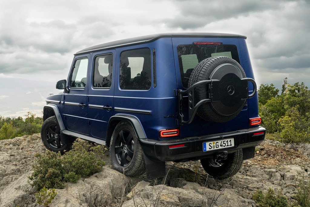 We drive the updated 2024 Mercedes-Benz G-Class. New tech and a ...
