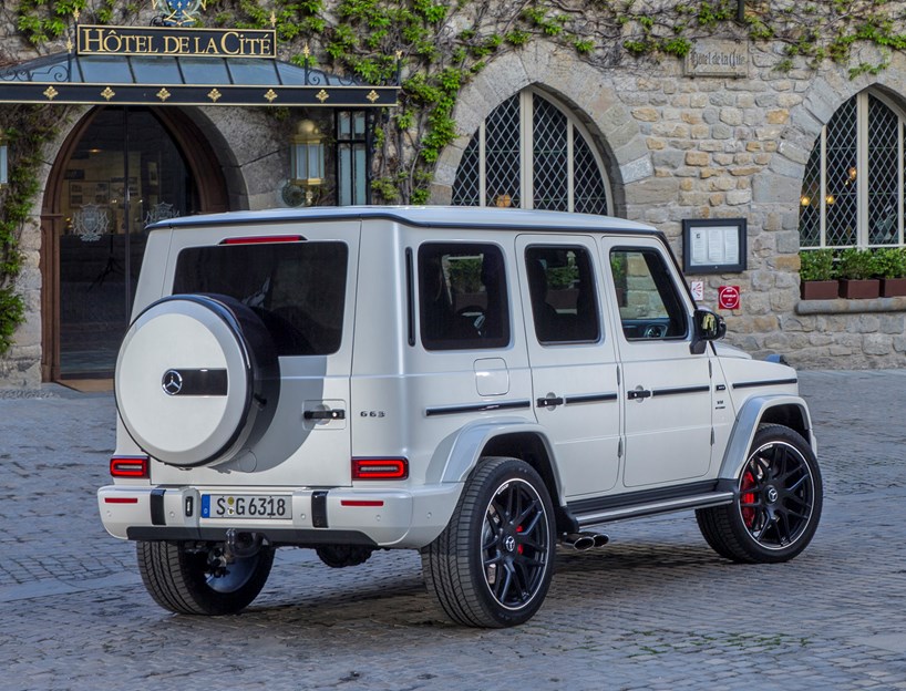 We drive the updated 2024 Mercedes-Benz G-Class. New tech and a ...