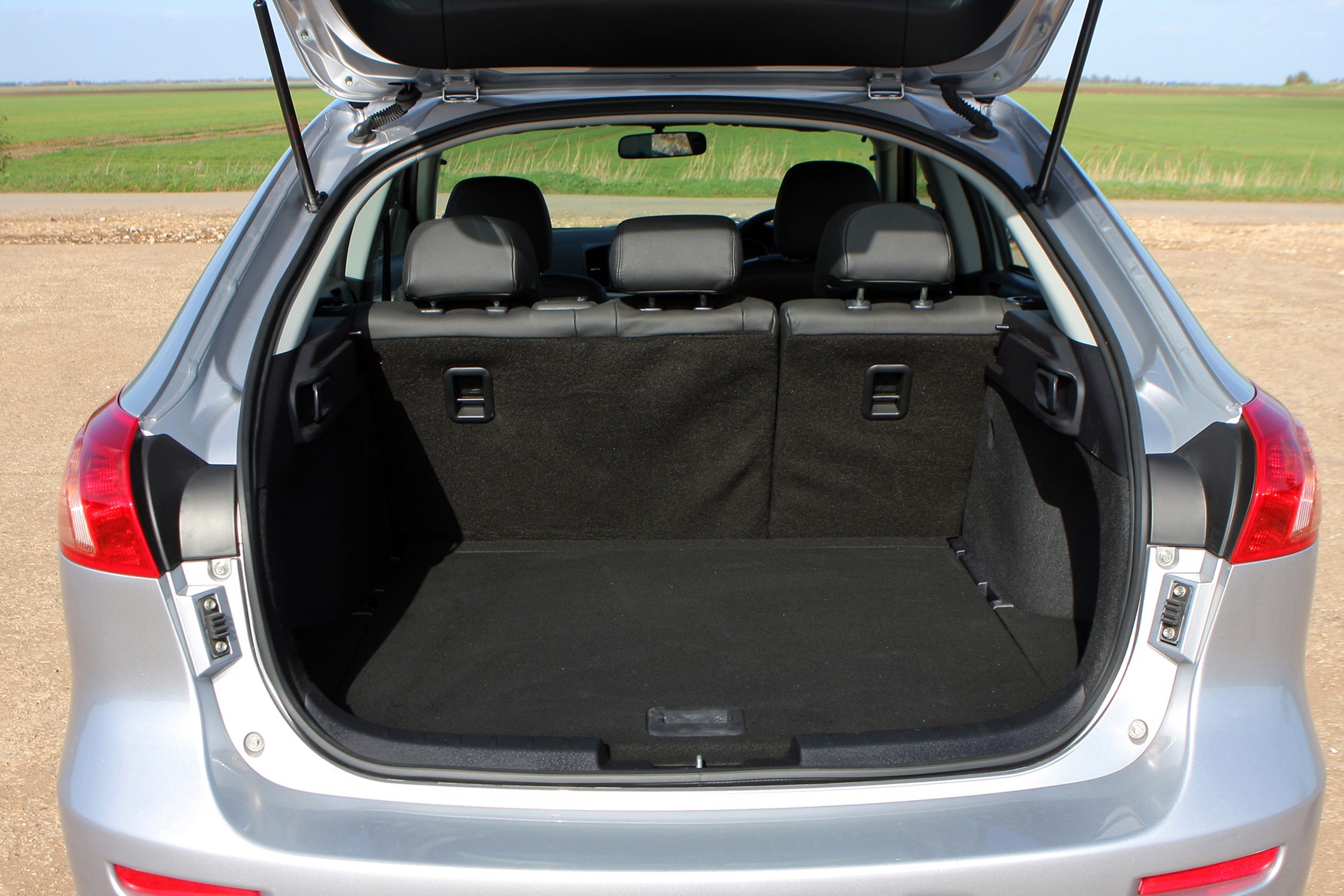 Used Mitsubishi Lancer Saloon (2008 - 2010) boot space & practicality