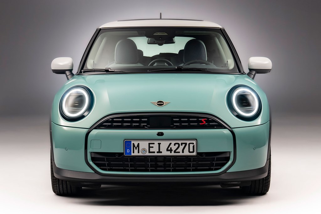 MINI Cooper (2025) interior