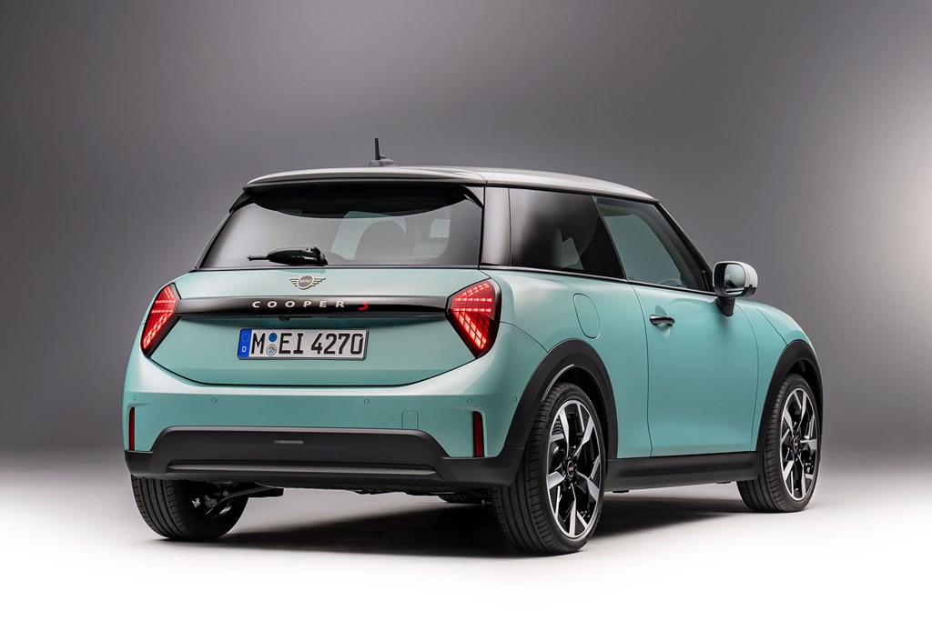 MINI Cooper Review (2025)