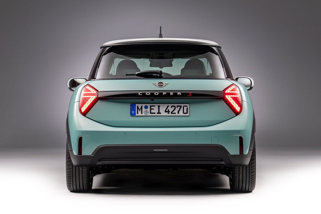 MINI Cooper Review (2025)