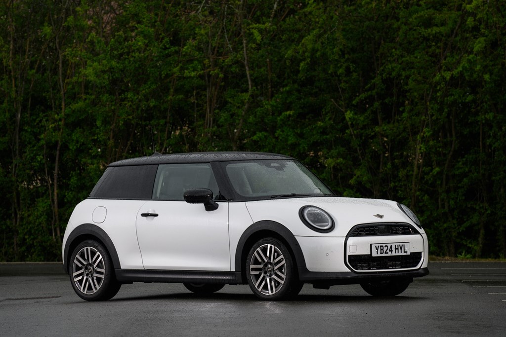 MINI Cooper Review (2025)