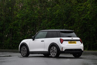 MINI Cooper Review (2025)