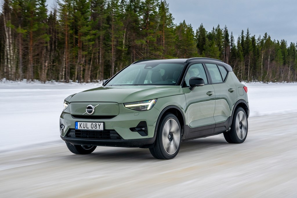 Volvo EX40 (2025) boot space & practicality