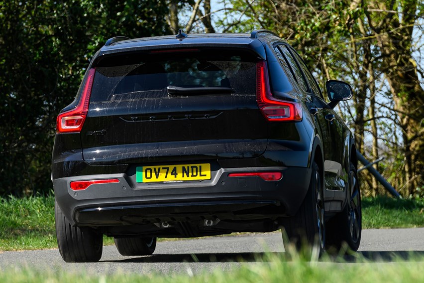 Volvo EX40 Review 2025: The perfect starter electric SUV | Parkers