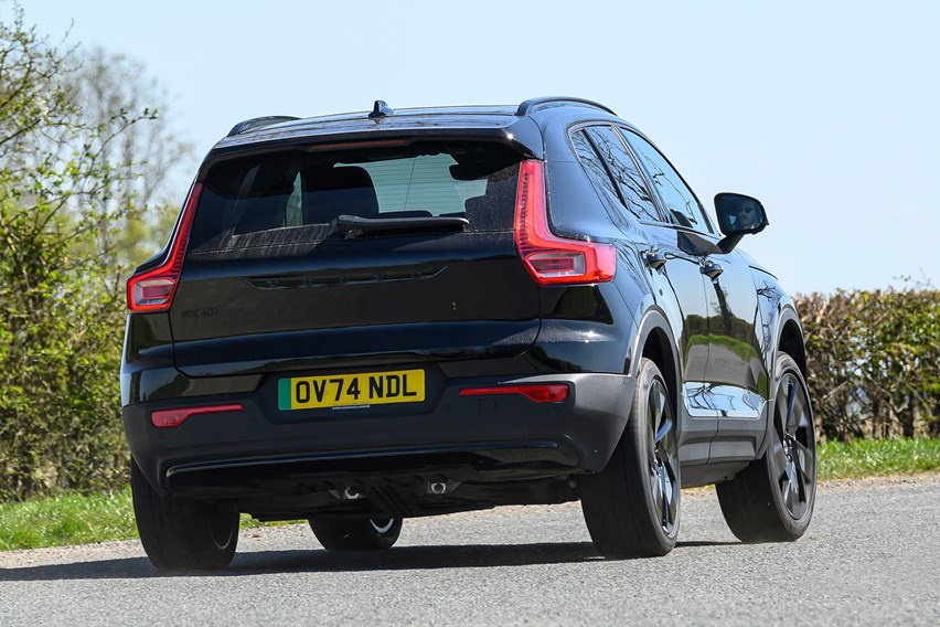 Volvo EX40 Review 2025: The perfect starter electric SUV | Parkers