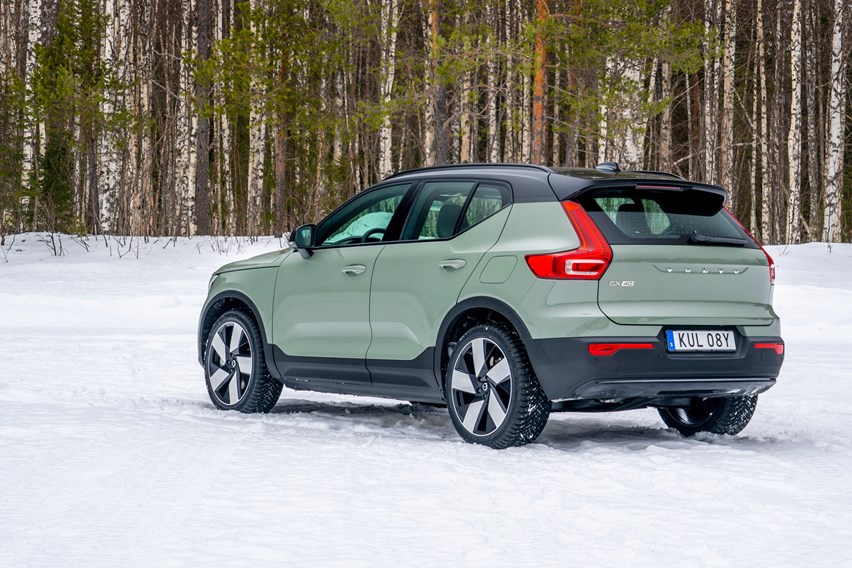 Volvo EX40 Review 2025: The perfect starter electric SUV | Parkers