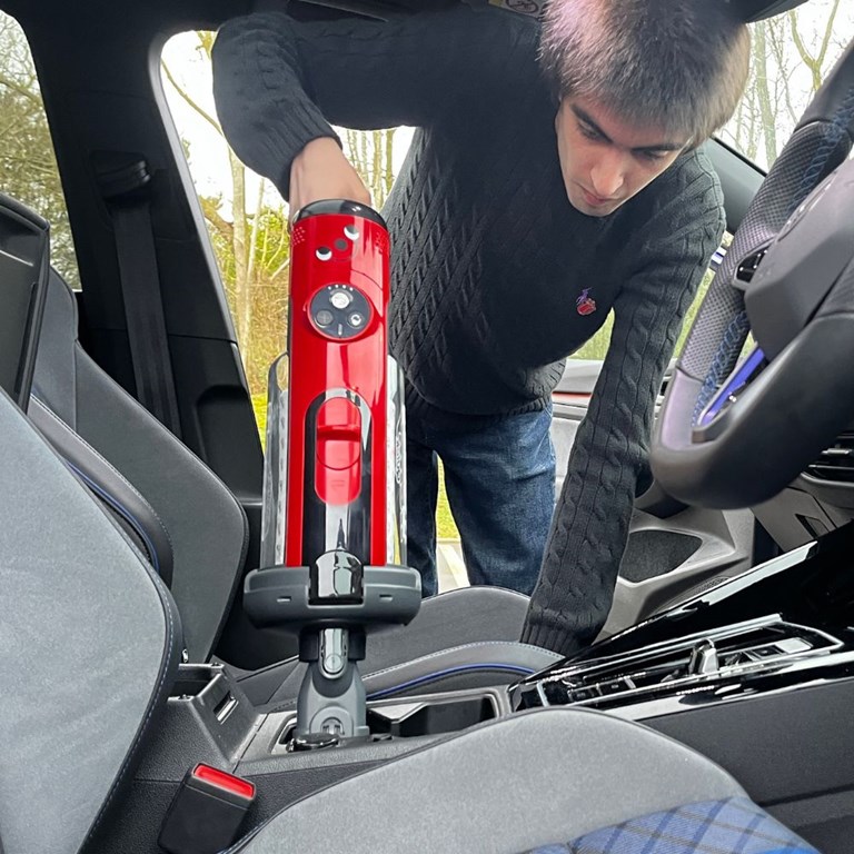 Henry Quick Hen.100 Cordless Stick Vacuum Review - all the machine you ...