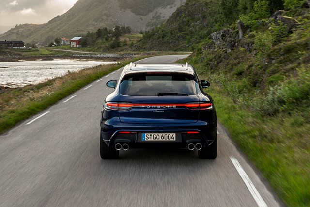 Porsche Macan 4x4 (2025) boot space & practicality