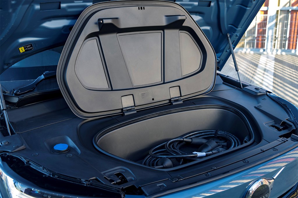 Volvo EC40 Review (2025)