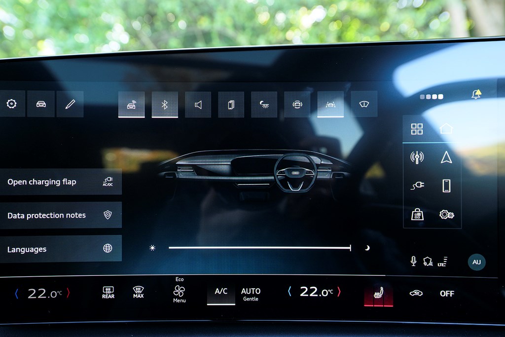 Audi Q6 e-tron (2025) boot space & practicality