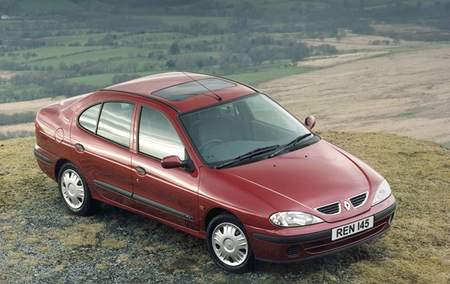 Used Renault Megane Saloon (1996 - 2003) boot space & practicality